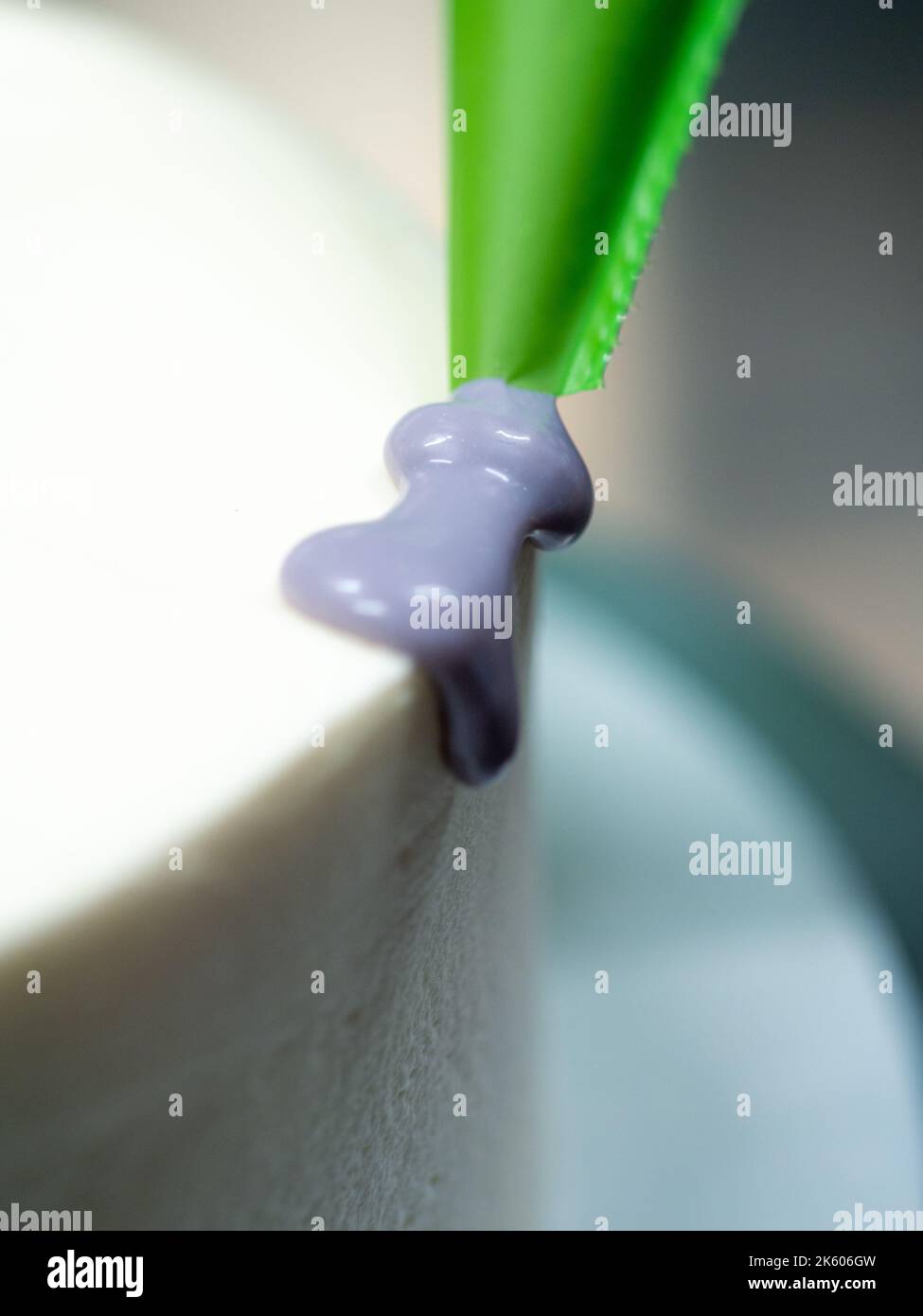 white chocolate drops for frosting icing cake dcoration topping Stock ...