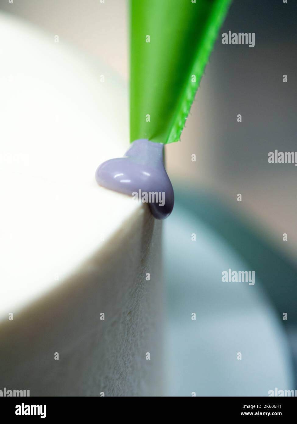 white chocolate drops for frosting icing cake dcoration topping Stock ...