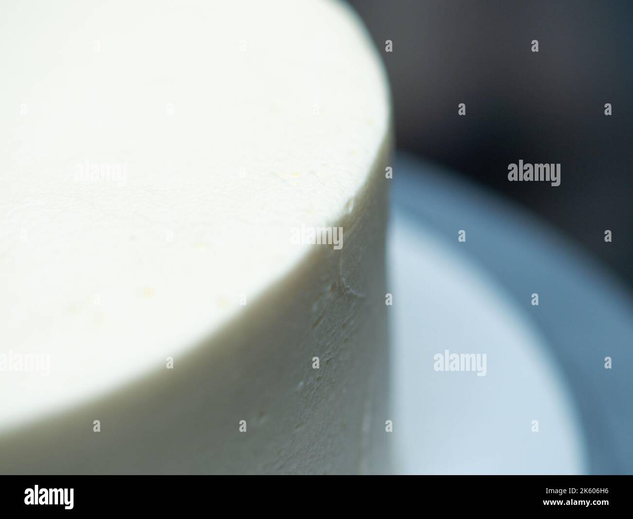 white chocolate drops for frosting icing cake dcoration topping Stock ...