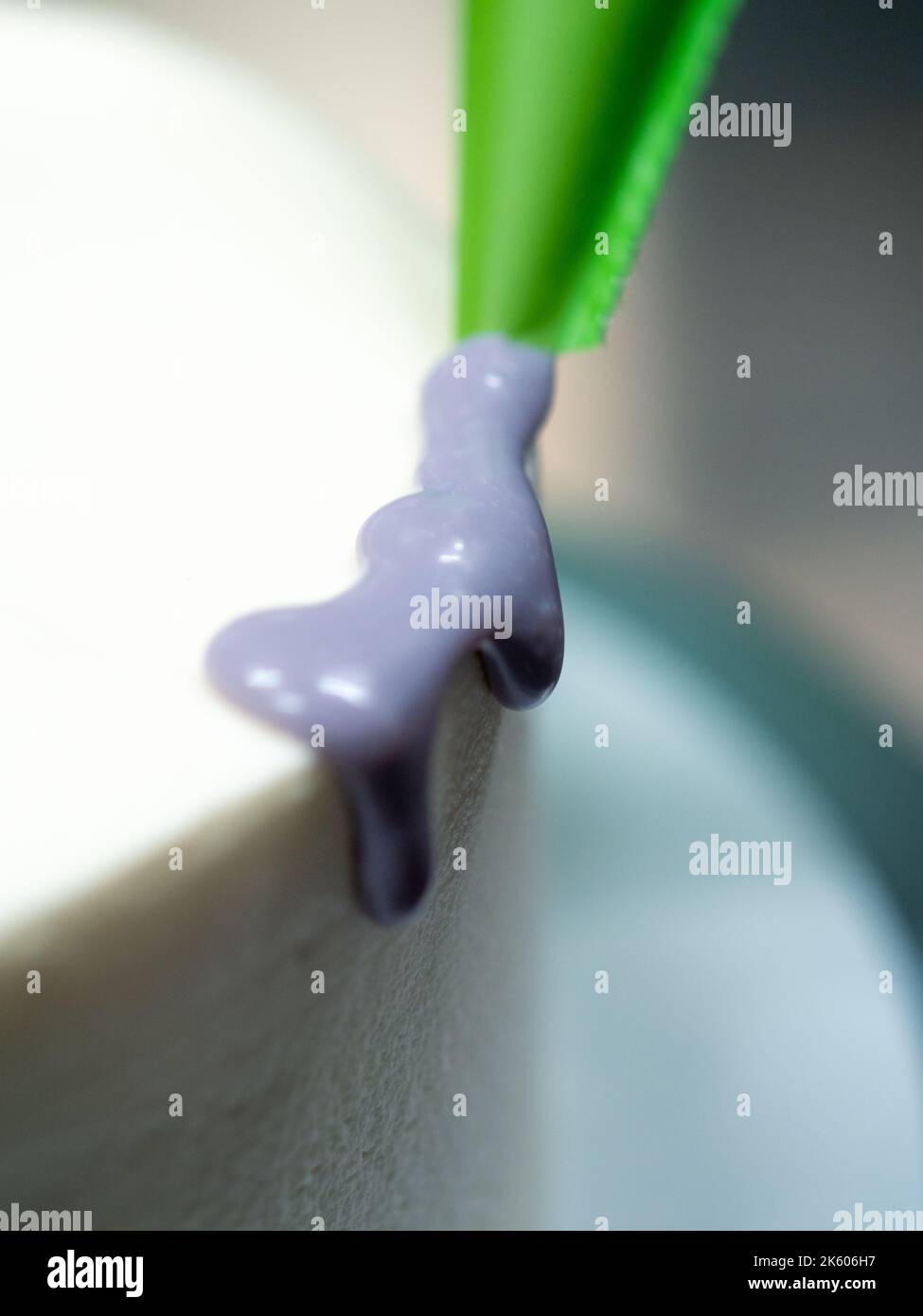 white chocolate drops for frosting icing cake dcoration topping Stock ...