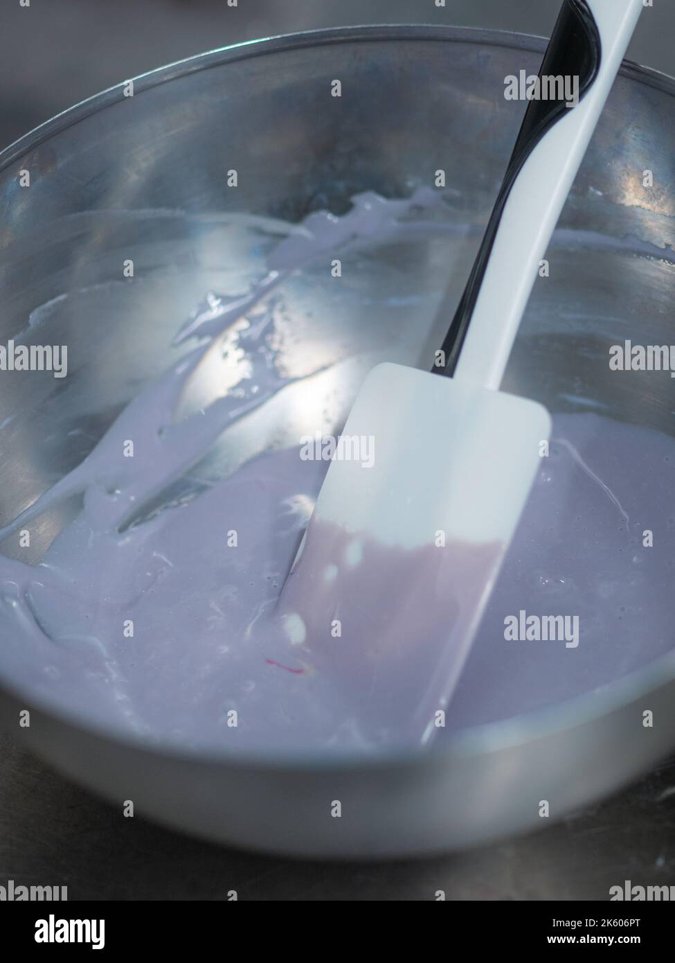 white chocolate drops for frosting icing cake dcoration topping Stock ...