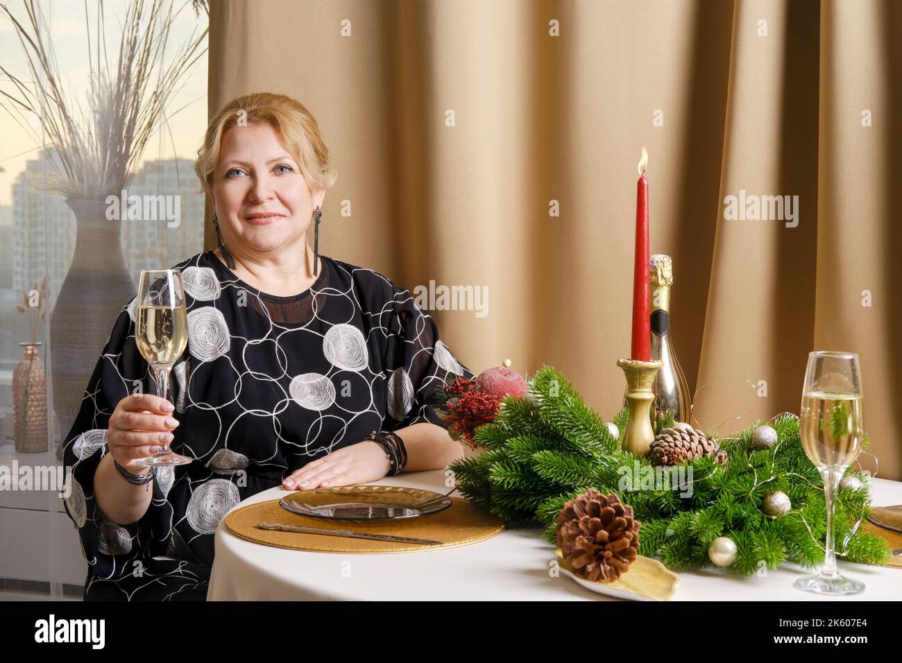 Three women behind the table hi-res stock photography and images - Alamy