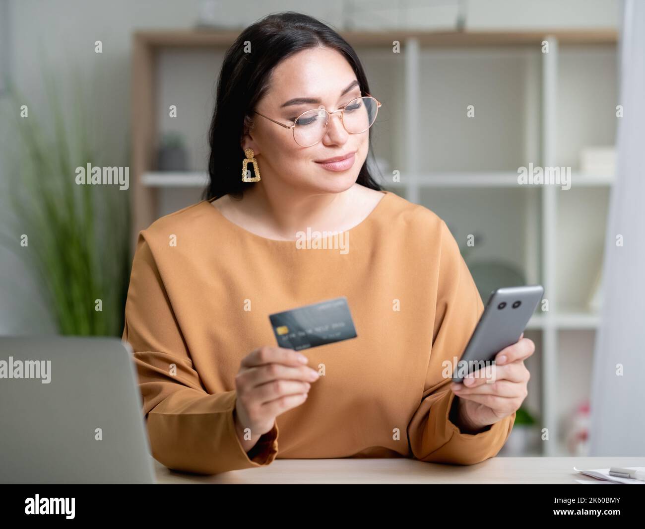 Payment distance hi-res stock photography and images - Alamy