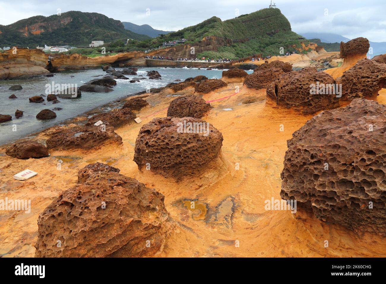 Taiwan landscape. Bizarre rock formations at Yehliu Geopark near Taipei ...