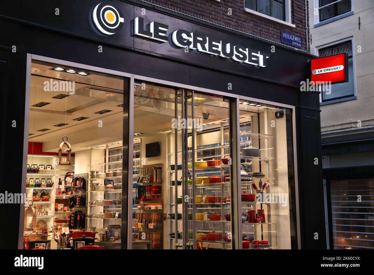 Le creuset town hi-res stock photography and images - Alamy