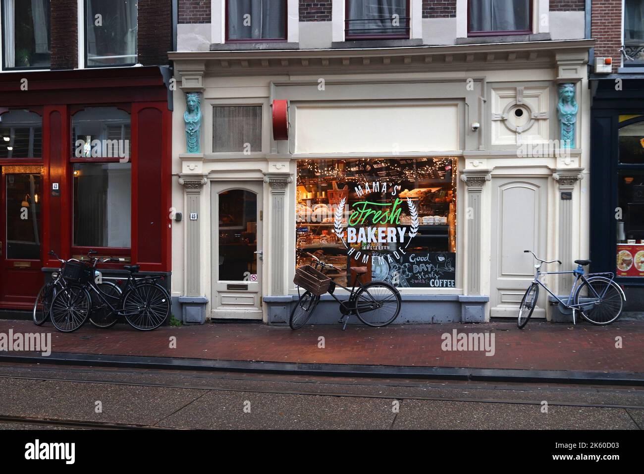 Fresh mamas bakery hi-res stock photography and images - Alamy