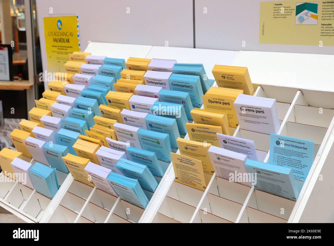 How to vote cards hi-res stock photography and images - Alamy