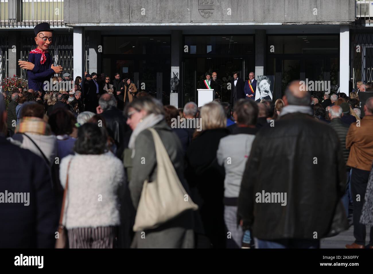 Illustration shows the funeral ceremony for Franco Dragone, Italian ...
