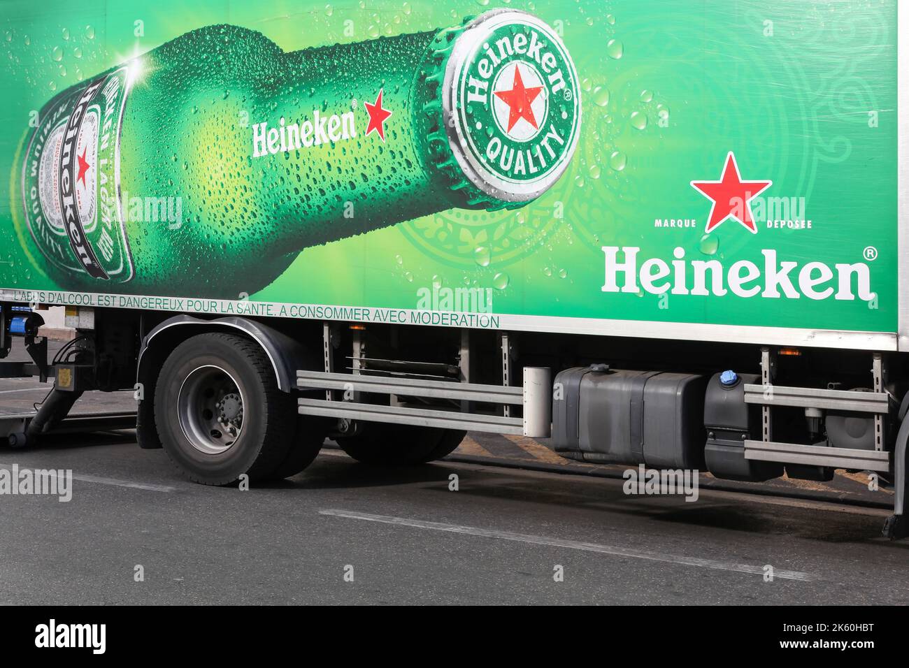 Heineken advertising hi-res stock photography and images - Alamy