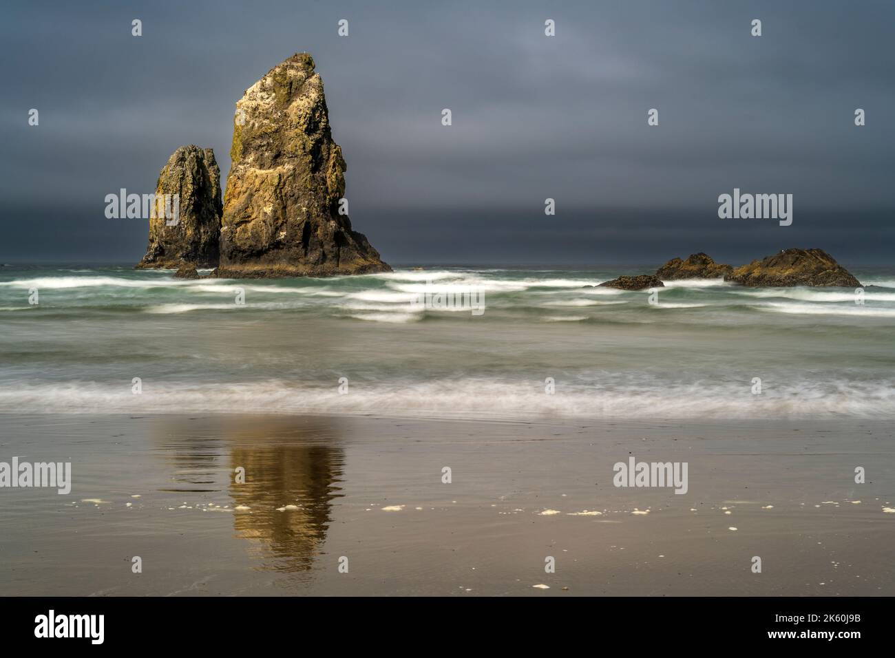 The Needles, Haystack Rock, Cannon Beach, Oregon, USA Stock Photo - Alamy