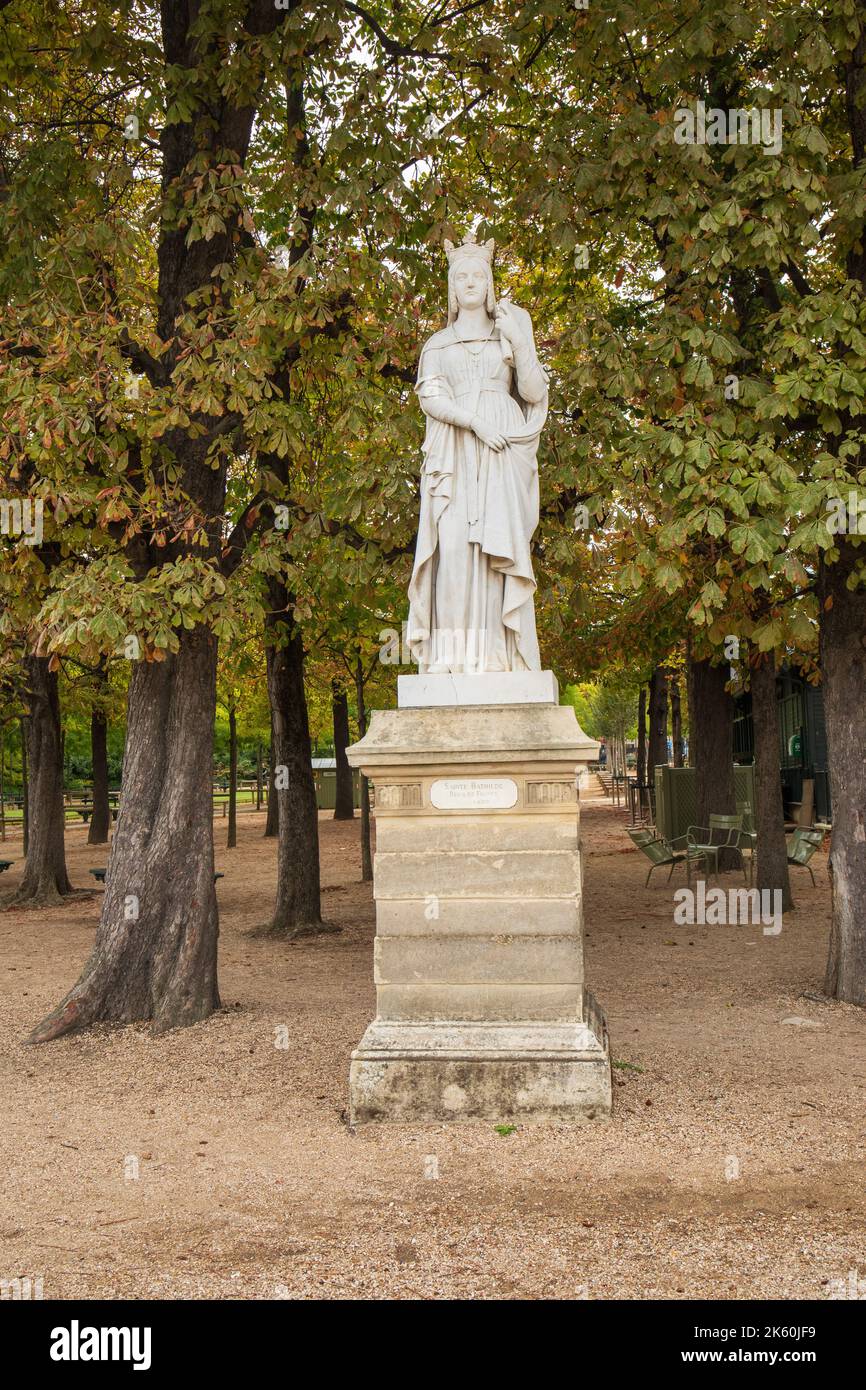 Statue de Sainte Bathilde once Queen of France, Luxembourg Garden, 6th ...