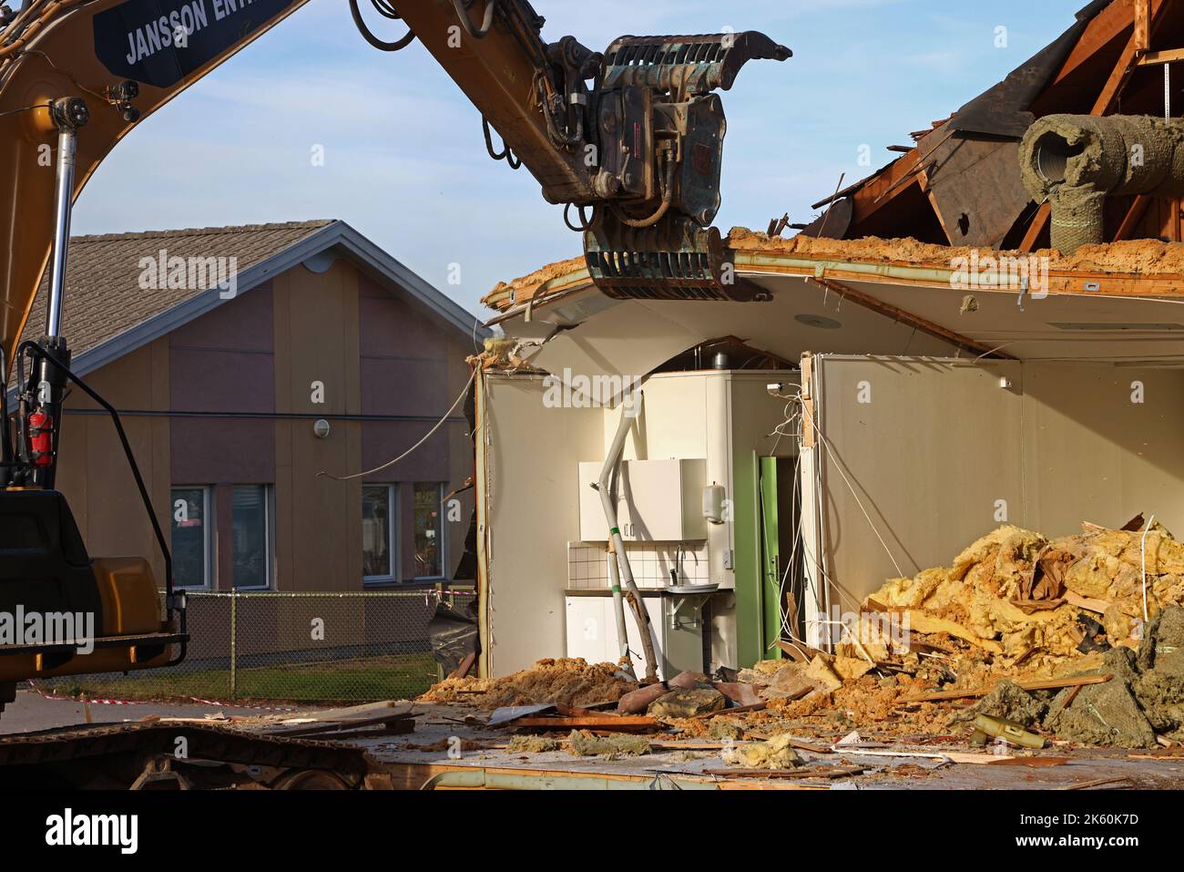 Demolition of a house on Monday afternoon Stock Photo - Alamy