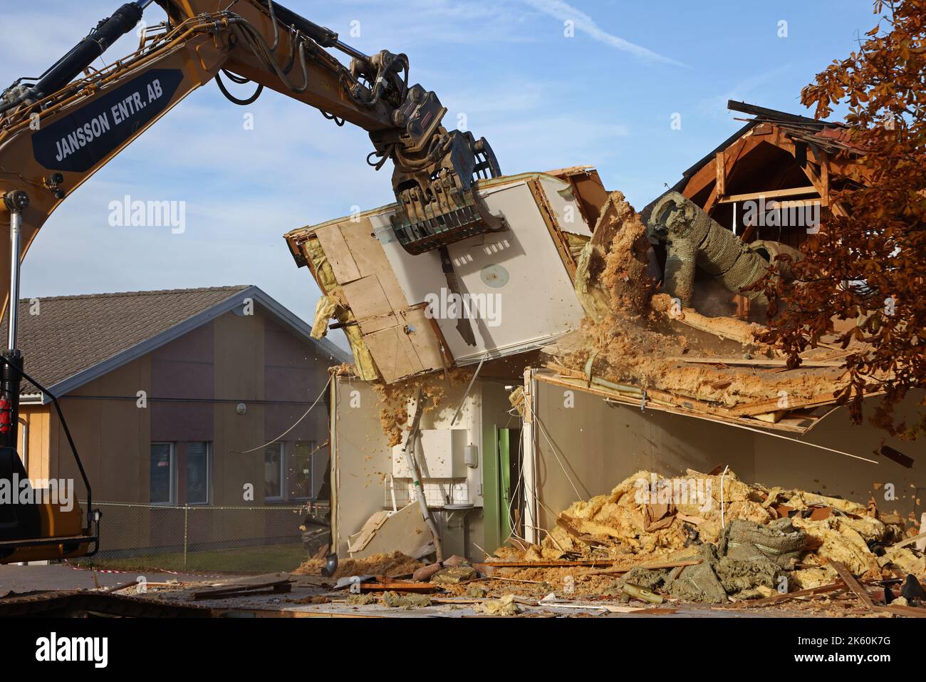 Demolition of a house hi-res stock photography and images - Alamy
