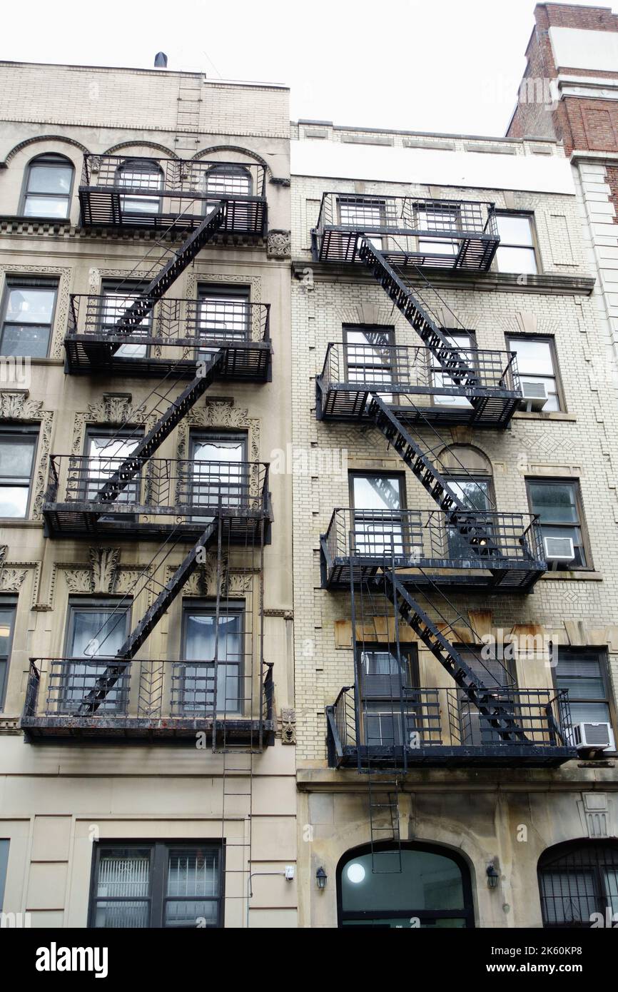 Fire escape on new york hi-res stock photography and images - Alamy
