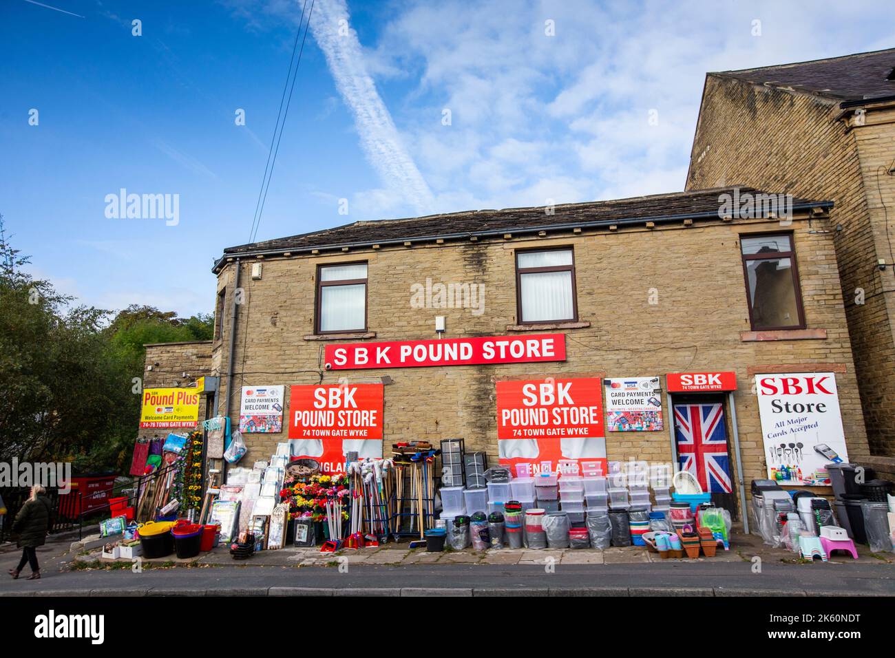Family lower income shopping hi-res stock photography and images - Alamy