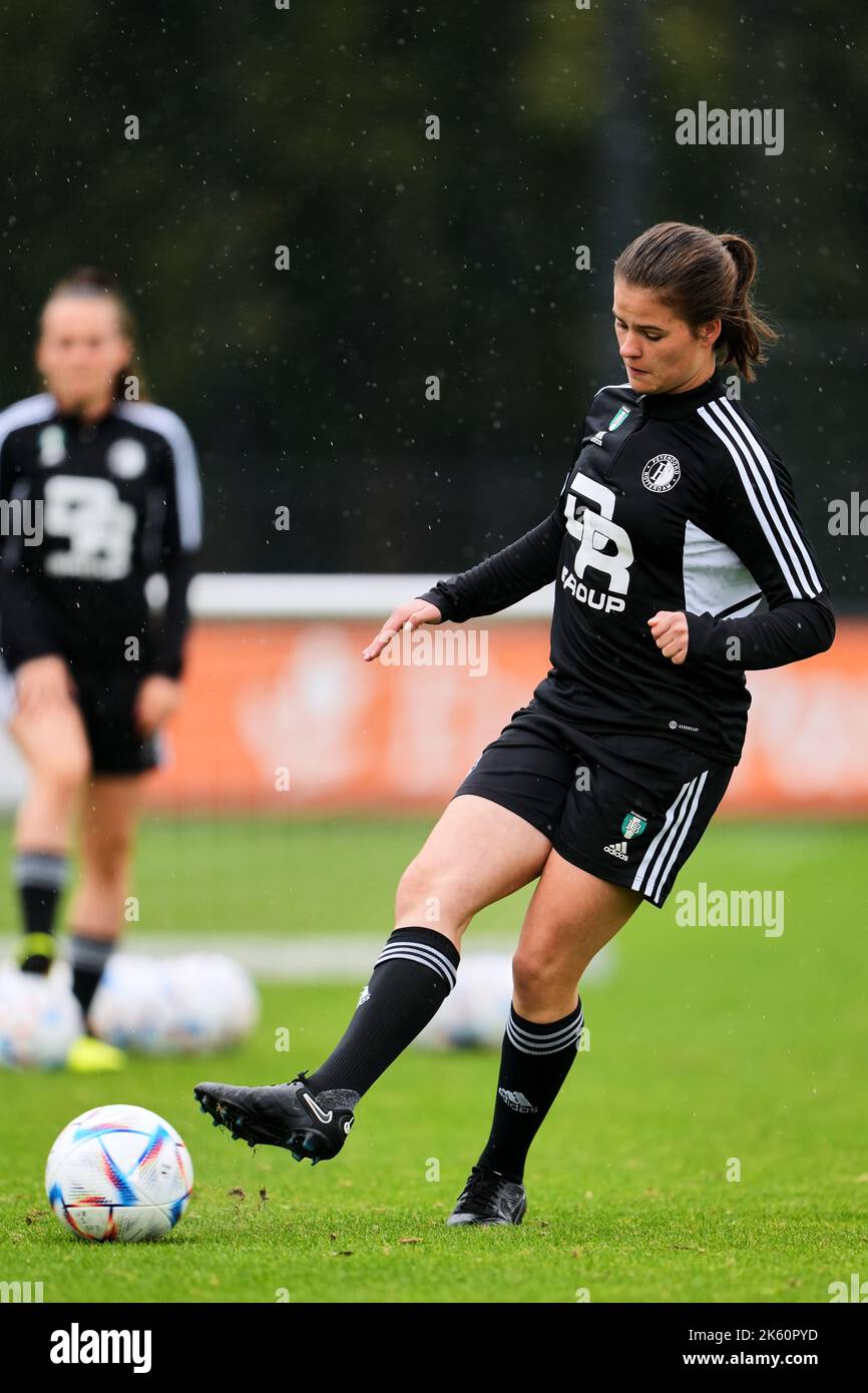 Rotterdam - 10/10/2022, Rotterdam - Isa Kagenaar of Feyenoord V1 during ...
