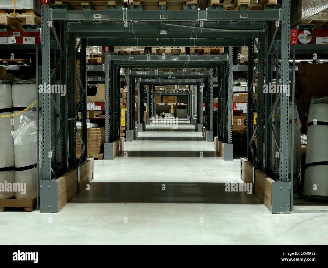 Empty interior self storage hi-res stock photography and images - Alamy