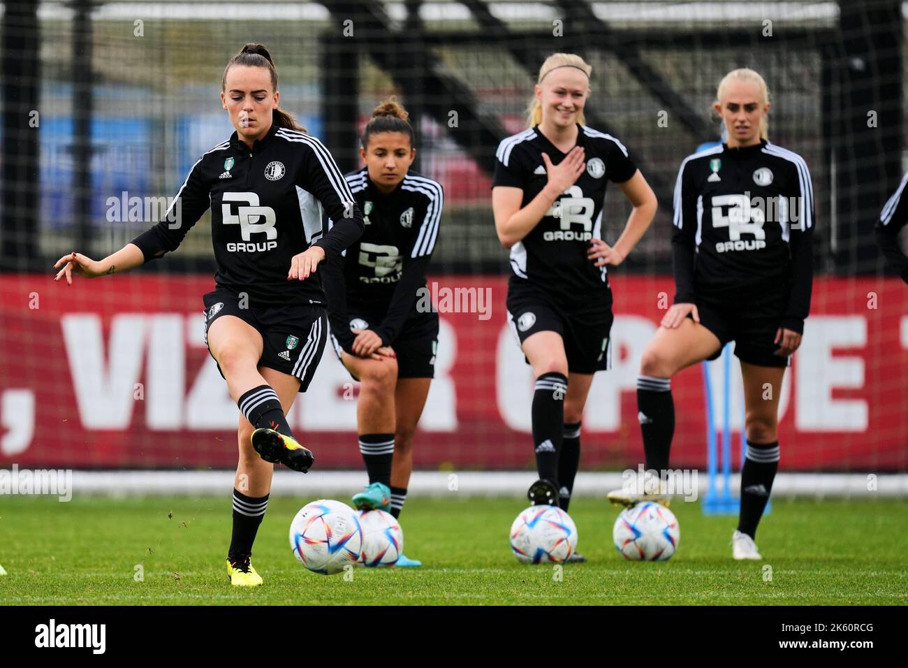 Rotterdam - 10/10/2022, Rotterdam - Annouk Boshuizen of Feyenoord V1 ...