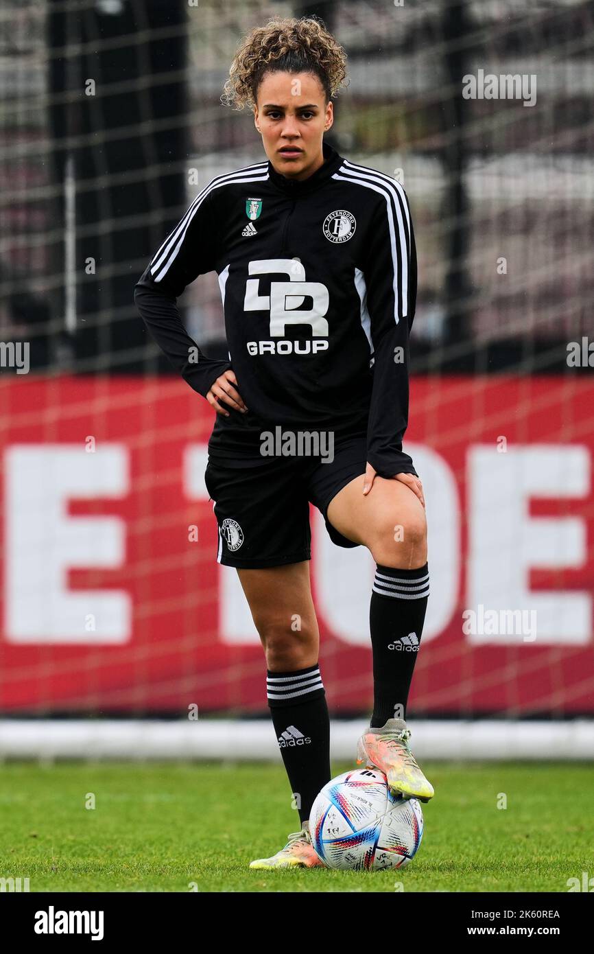 Rotterdam - 10/10/2022, Rotterdam - Zoi van de Ven of Feyenoord V1 ...