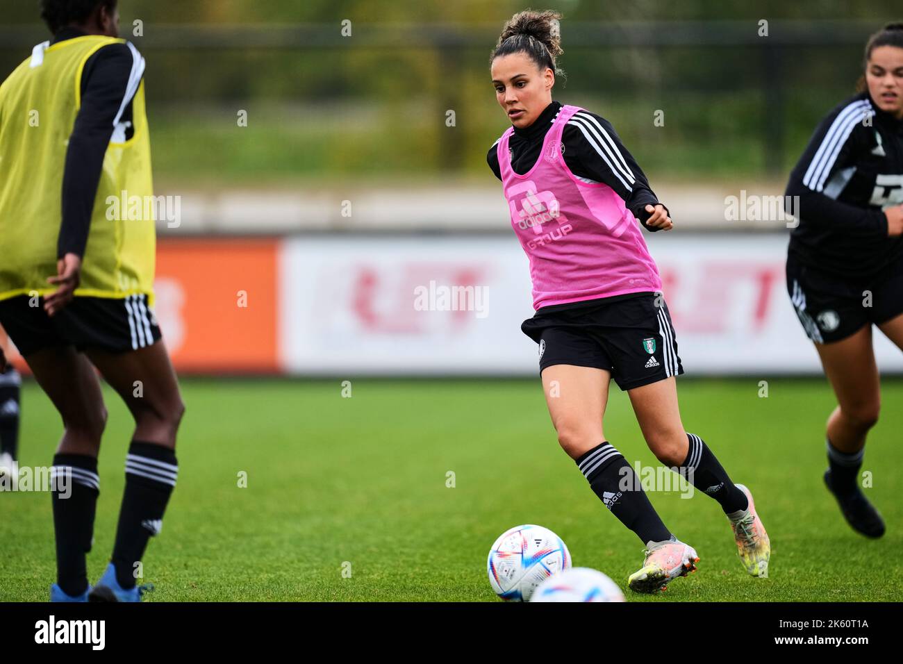 Rotterdam - 10/10/2022, Rotterdam - Zoi van de Ven of Feyenoord V1 ...