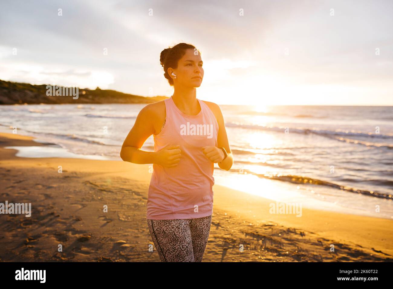 Female jogging exercise beach hi-res stock photography and images - Alamy