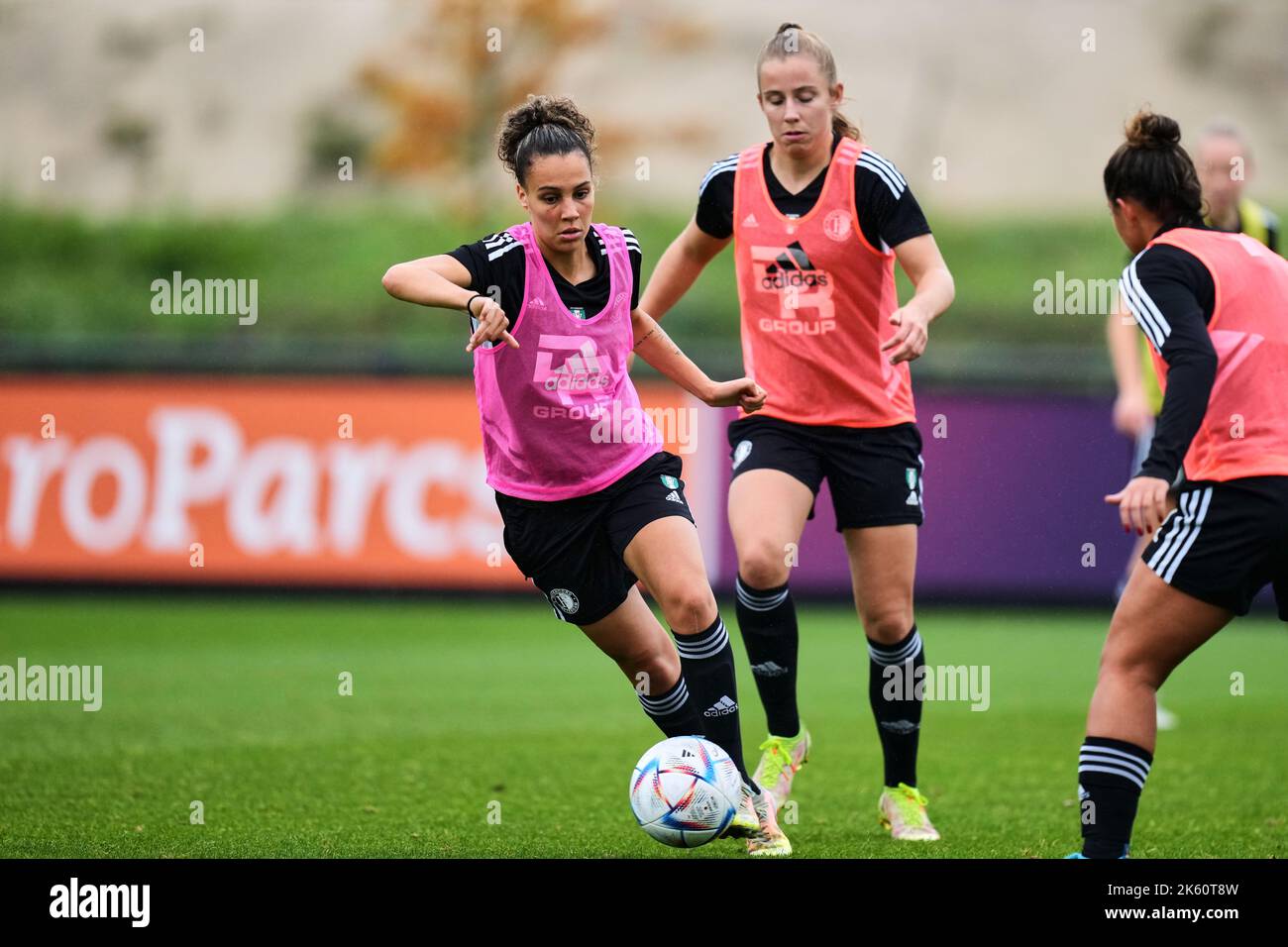 Rotterdam - 10/10/2022, Rotterdam - Zoi van de Ven of Feyenoord V1 ...