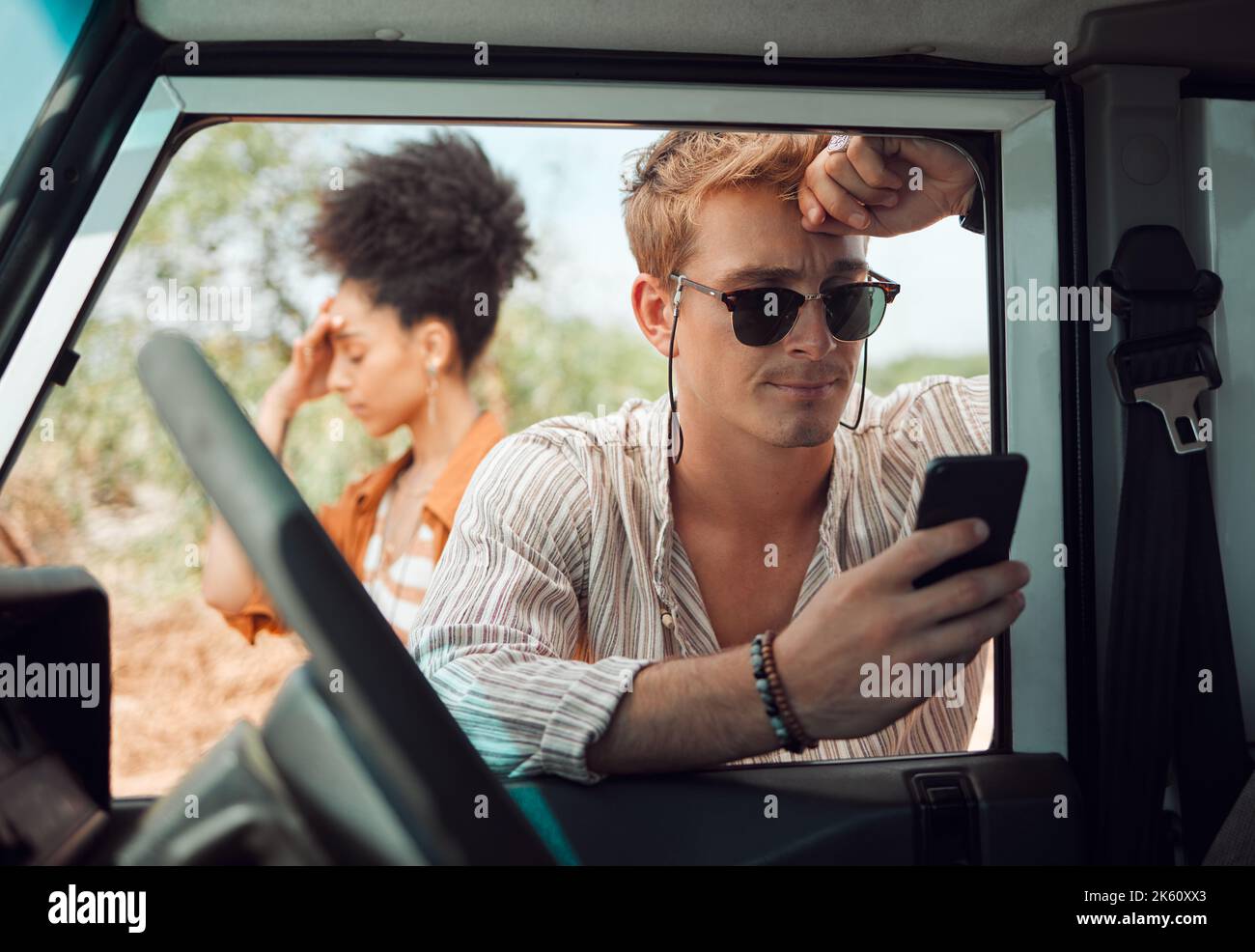 Couple lost, road trip and stress with smartphone worry about gps 5g ...