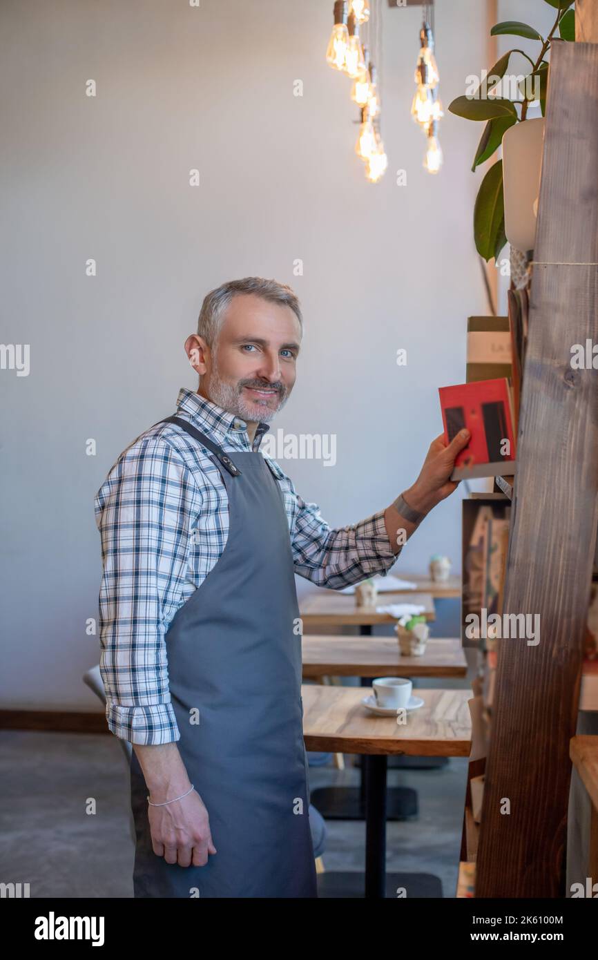 Bearded man cafe hi-res stock photography and images - Alamy
