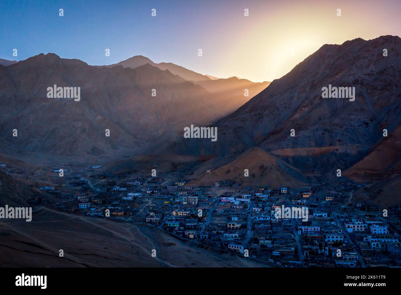 Mountain sunrise scenery hi-res stock photography and images - Alamy