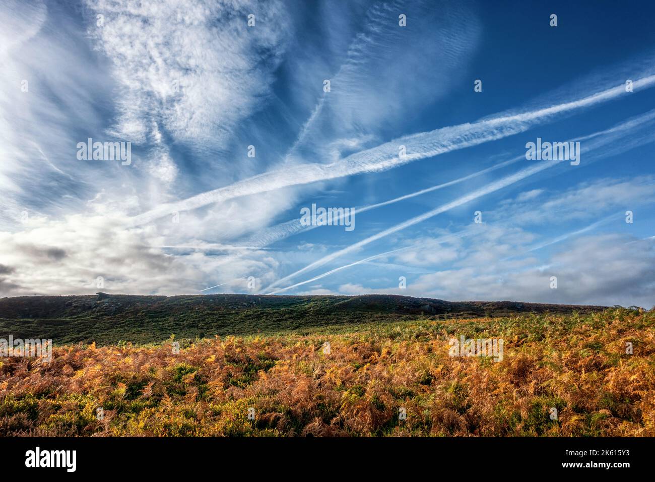 Best walks for autumn colour hi-res stock photography and images - Alamy
