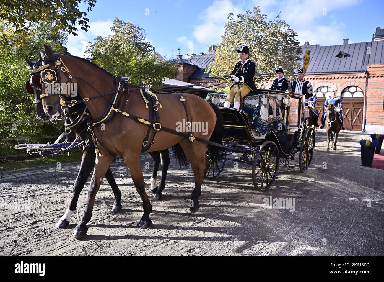 The procession from the Royal Stables to the Royal Palace for the ...