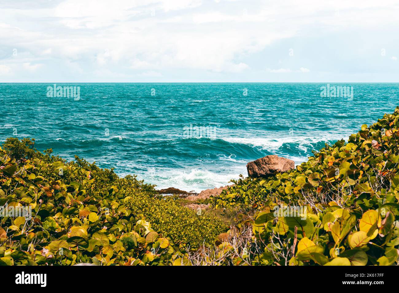 Peacefull place on the coast with nice views from Puerto Rico Piñones ...