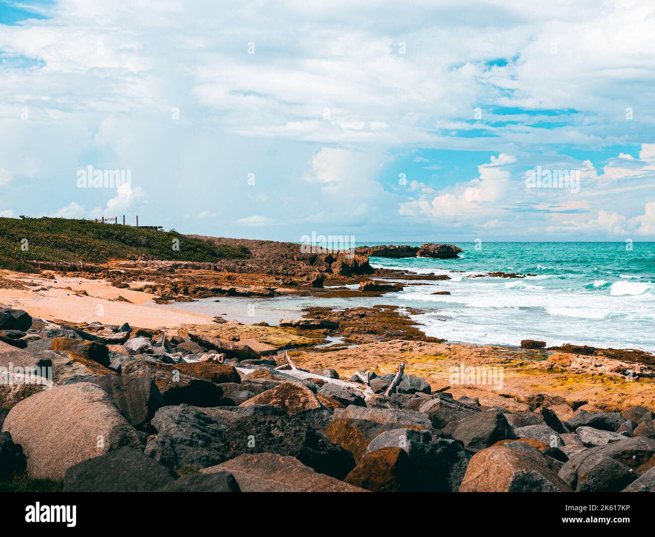 Peacefull place on the coast with nice views from Puerto Rico Piñones ...
