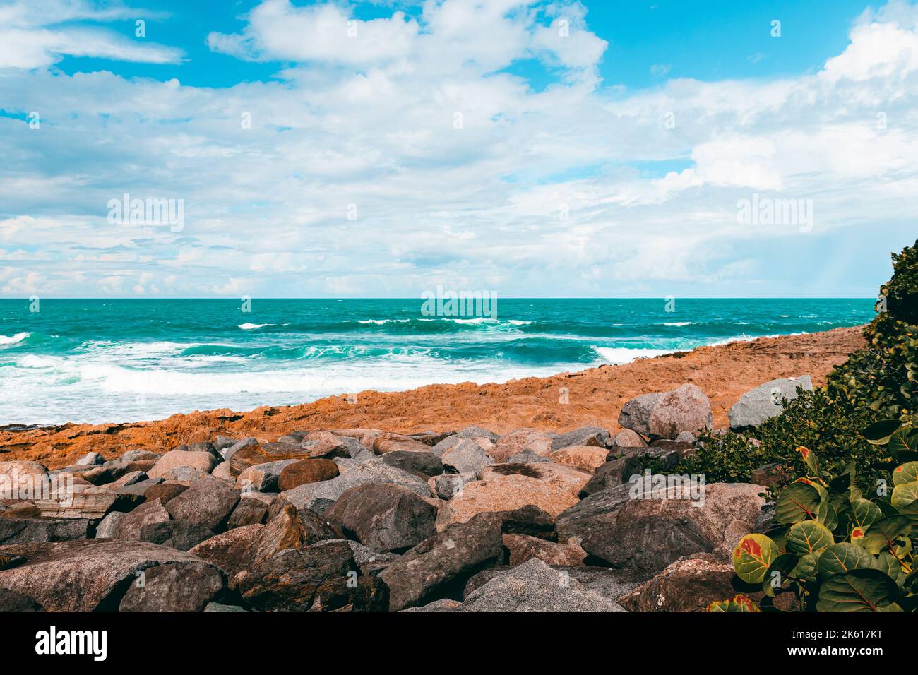 Peacefull place on the coast with nice views from Puerto Rico Piñones ...