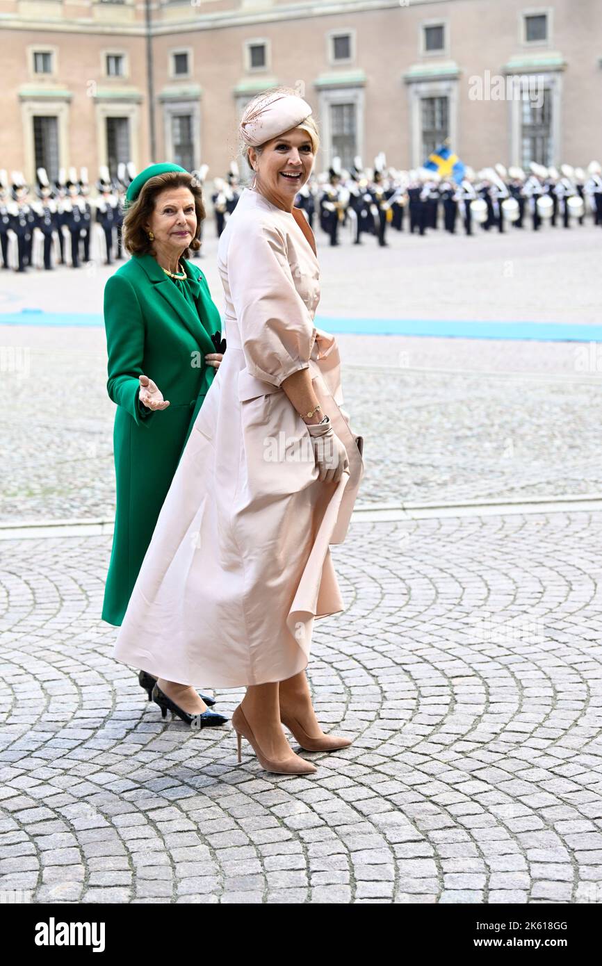 Queen Máxima and Queen Silvia at the Royal Palace for the official ...