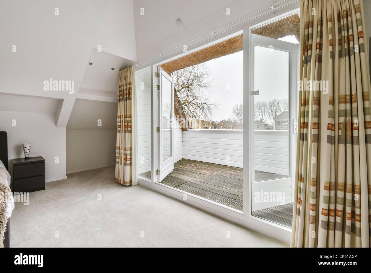 View mansion veranda balcony hi-res stock photography and images - Alamy