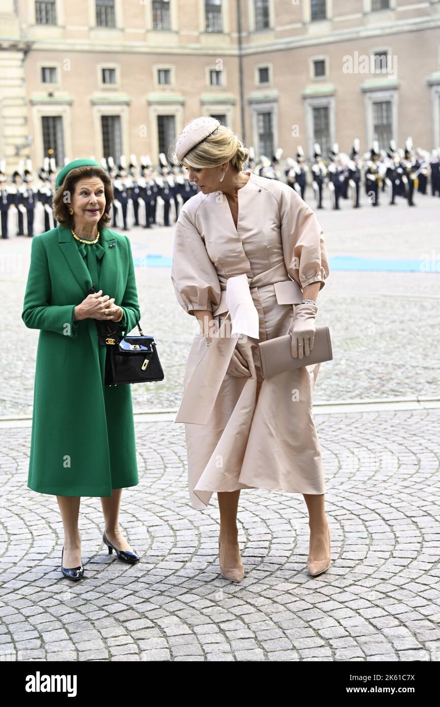 Queen Máxima and Queen Silvia at the Royal Palace for the official ...