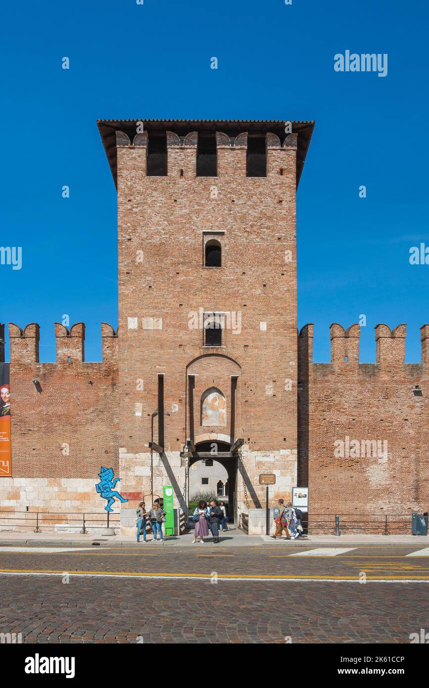 Verona italy castelvecchio castle hi-res stock photography and images ...