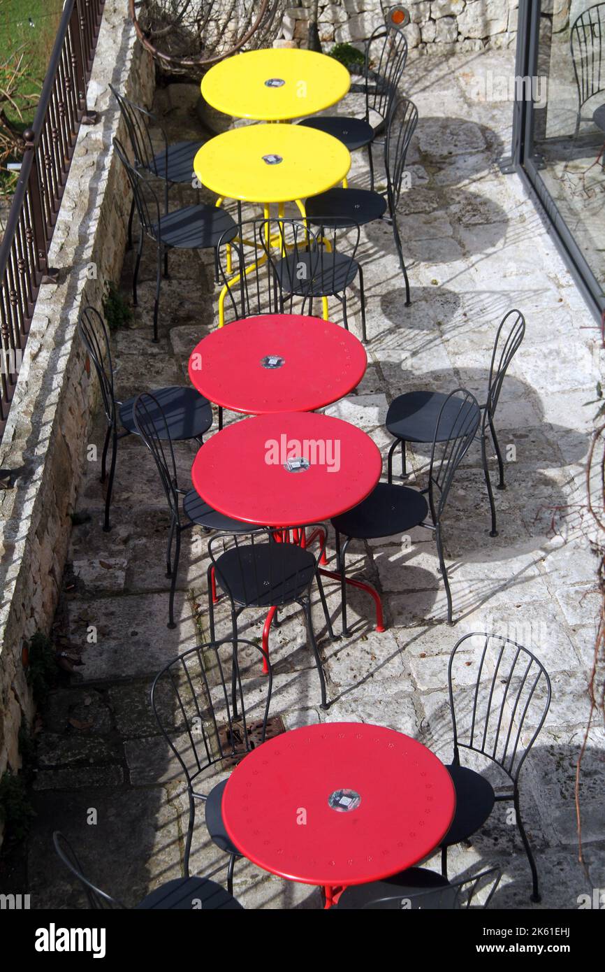 Puglia restaurant outdoor hi-res stock photography and images - Alamy