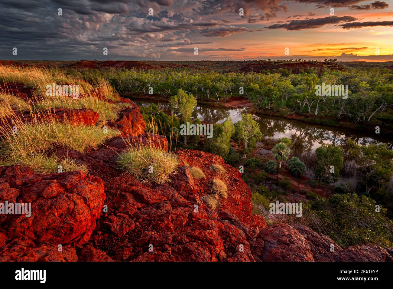 Colourful morning at Millstream looking down on Fortescue River Stock ...