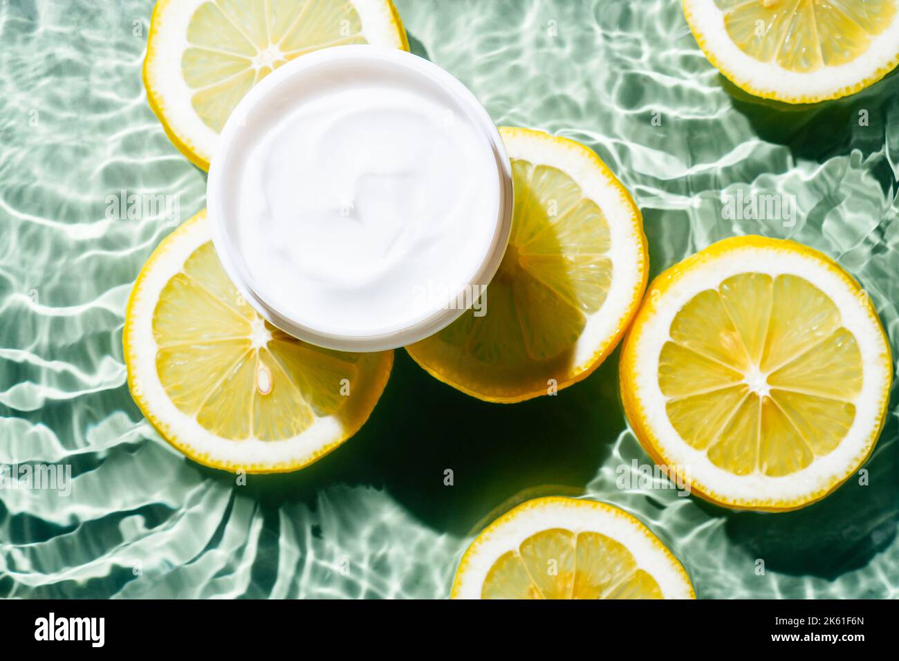 Splashing in cream hi-res stock photography and images - Alamy