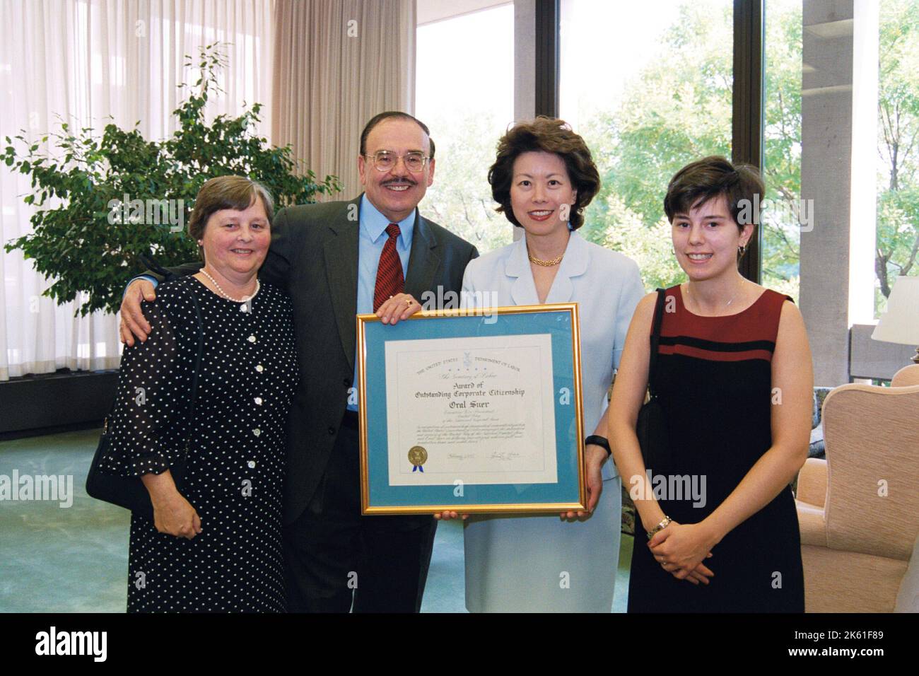 Office of the Secretary - Employee Donna Hart Family Visit with ...