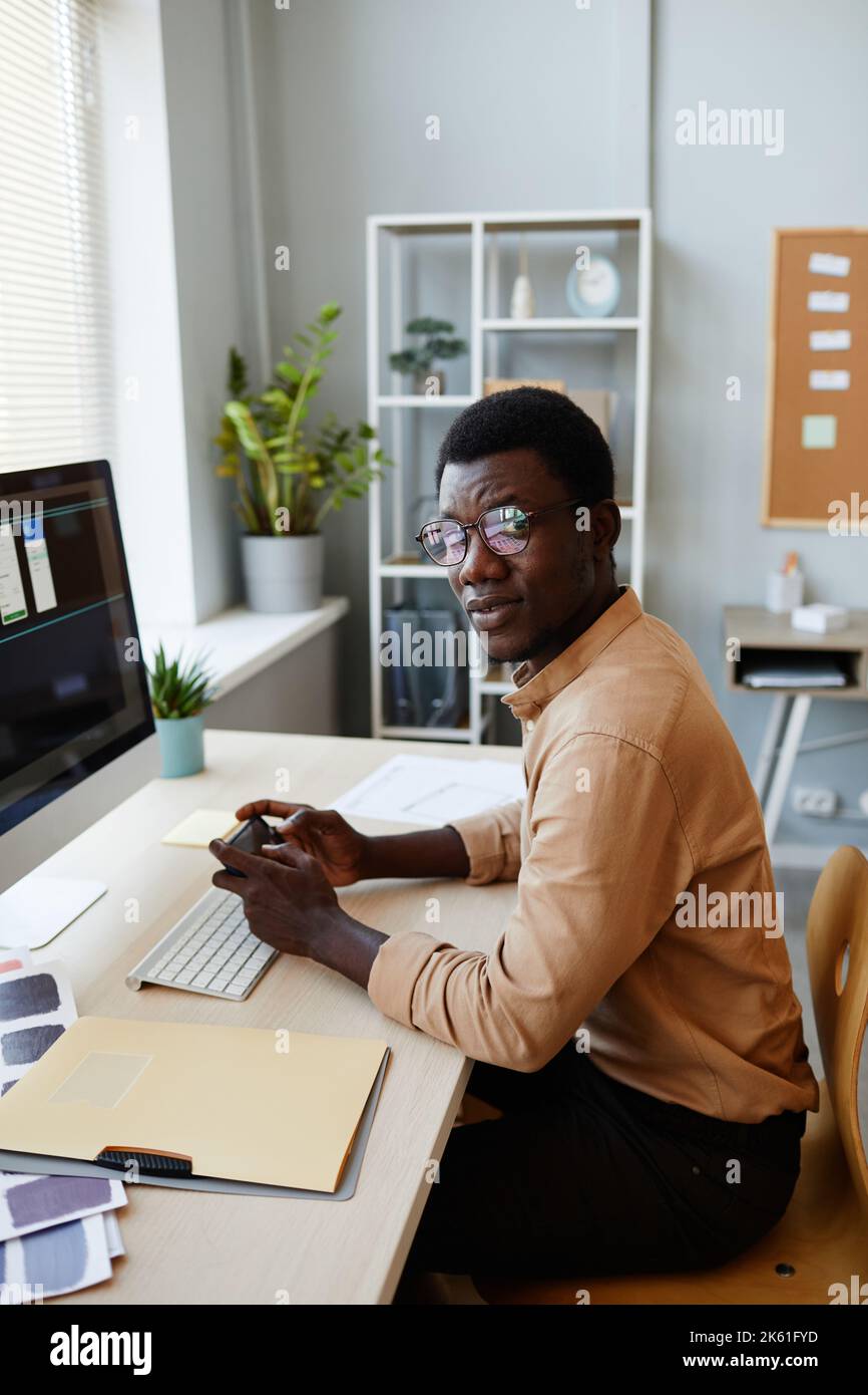 Man programming hi-res stock photography and images - Alamy