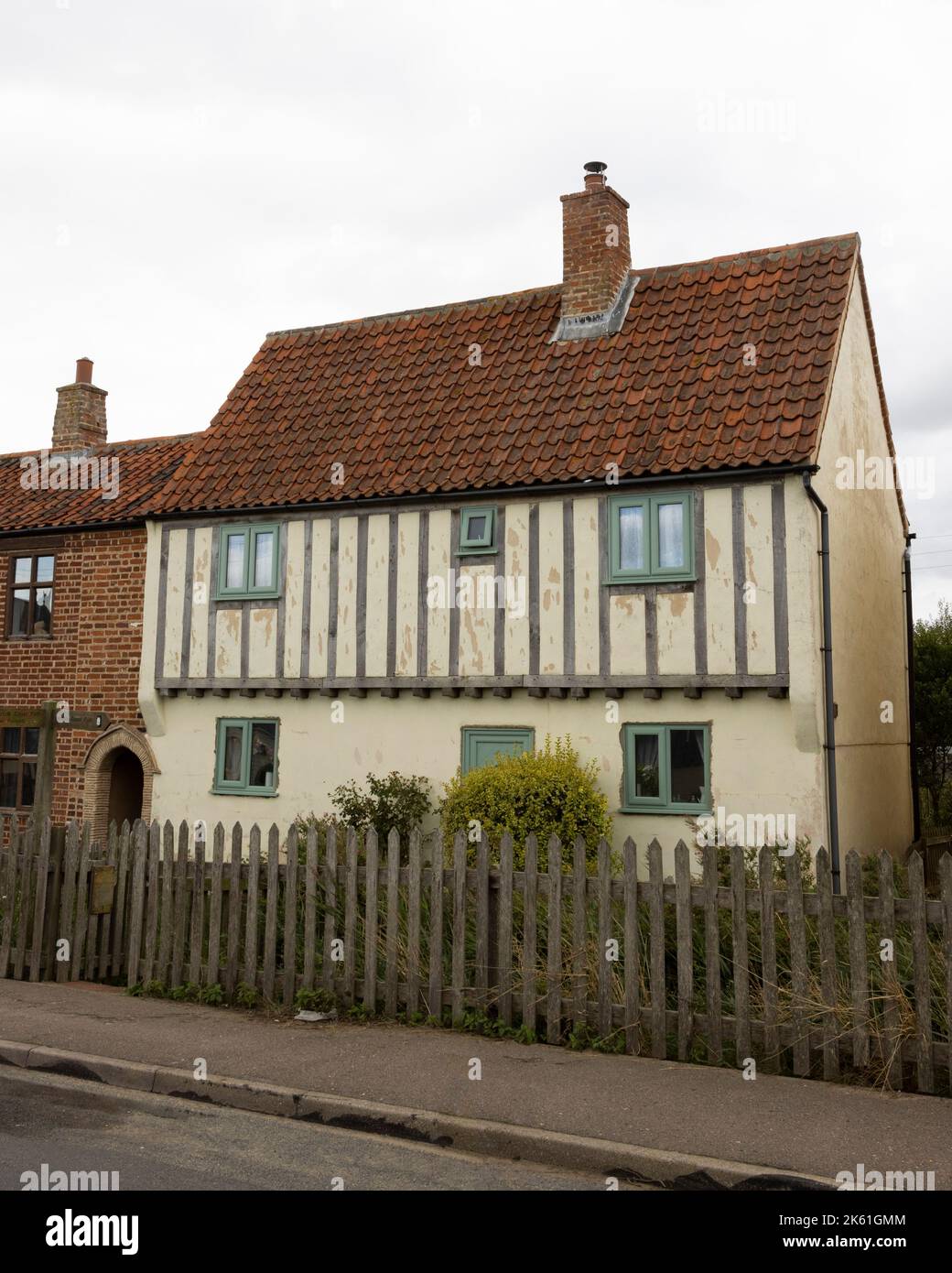 Palling hi-res stock photography and images - Alamy