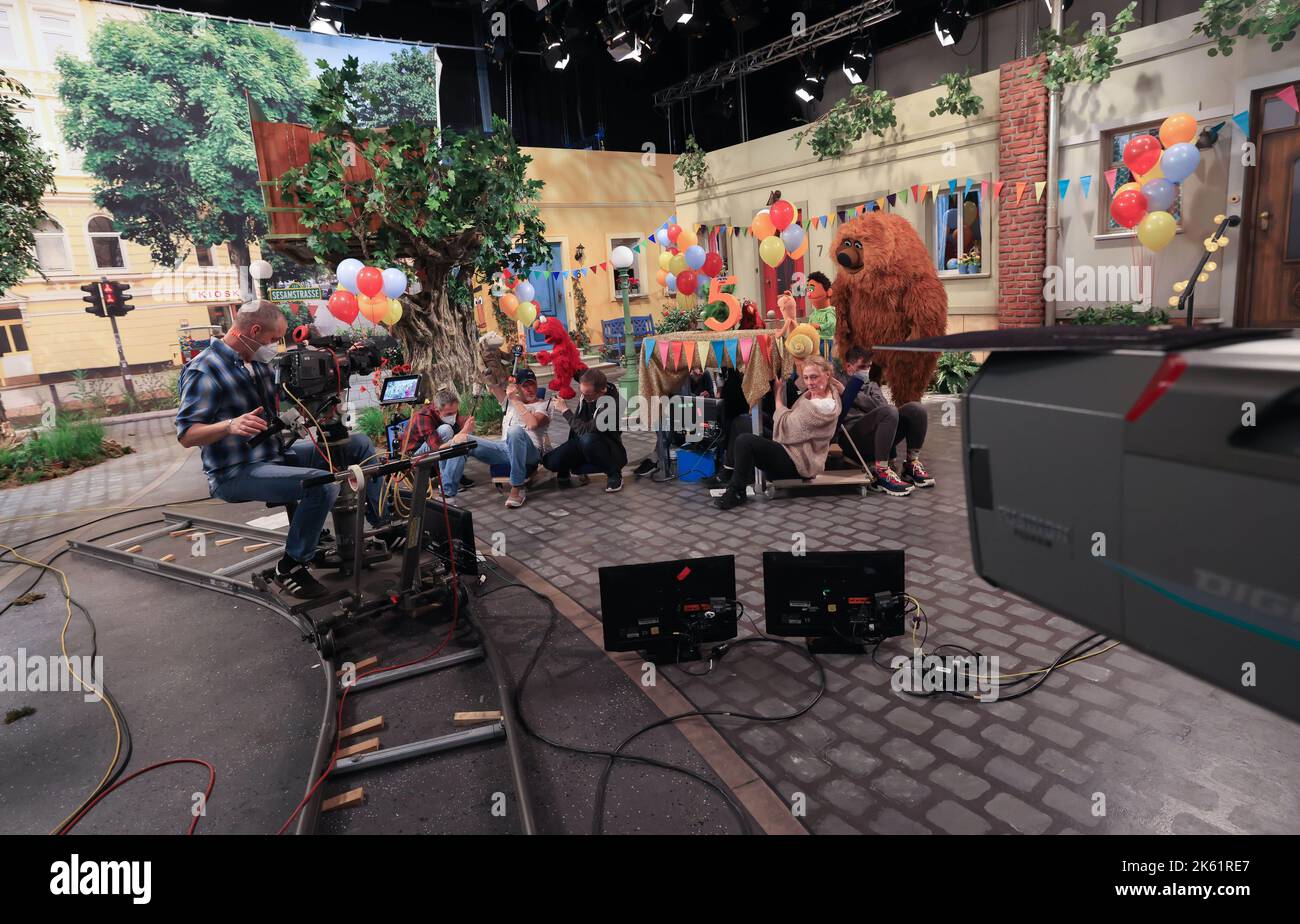 Hamburg, Germany. 06th Apr, 2022. The character "Samson" (r) stands ...