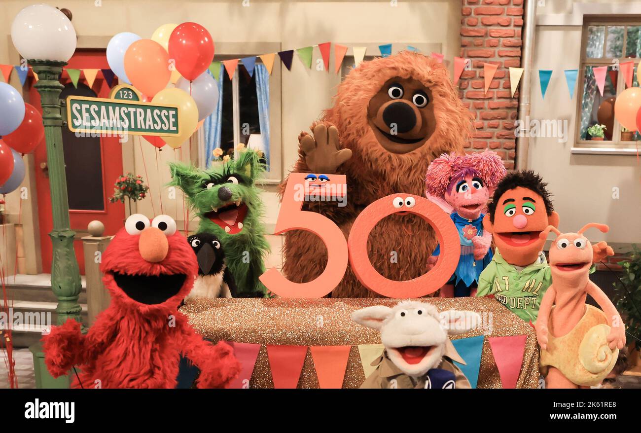 Hamburg, Germany. 06th Apr, 2022. Sesame Street characters and their ...