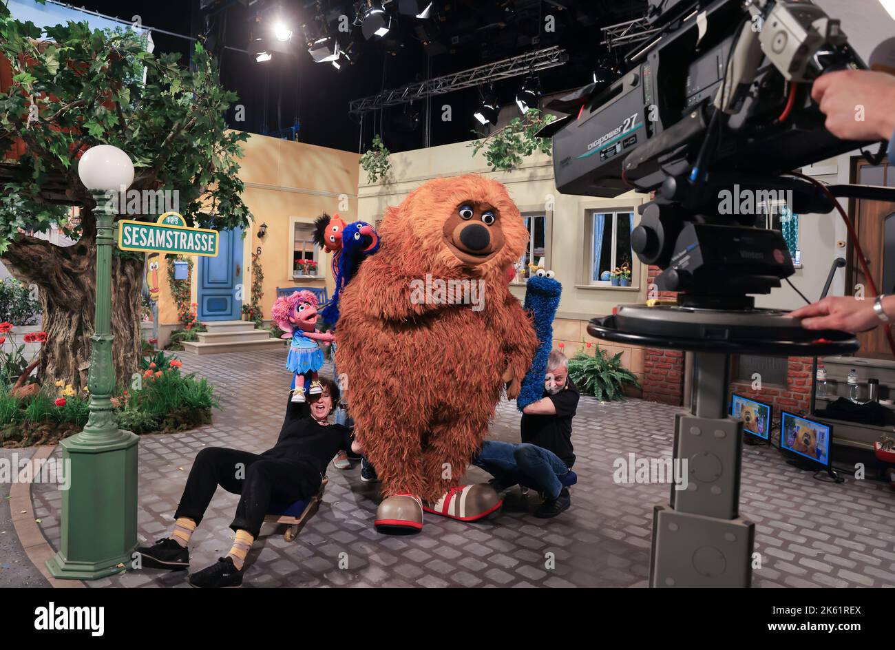 Hamburg, Germany. 06th Apr, 2022. The character "Samson" stands with ...