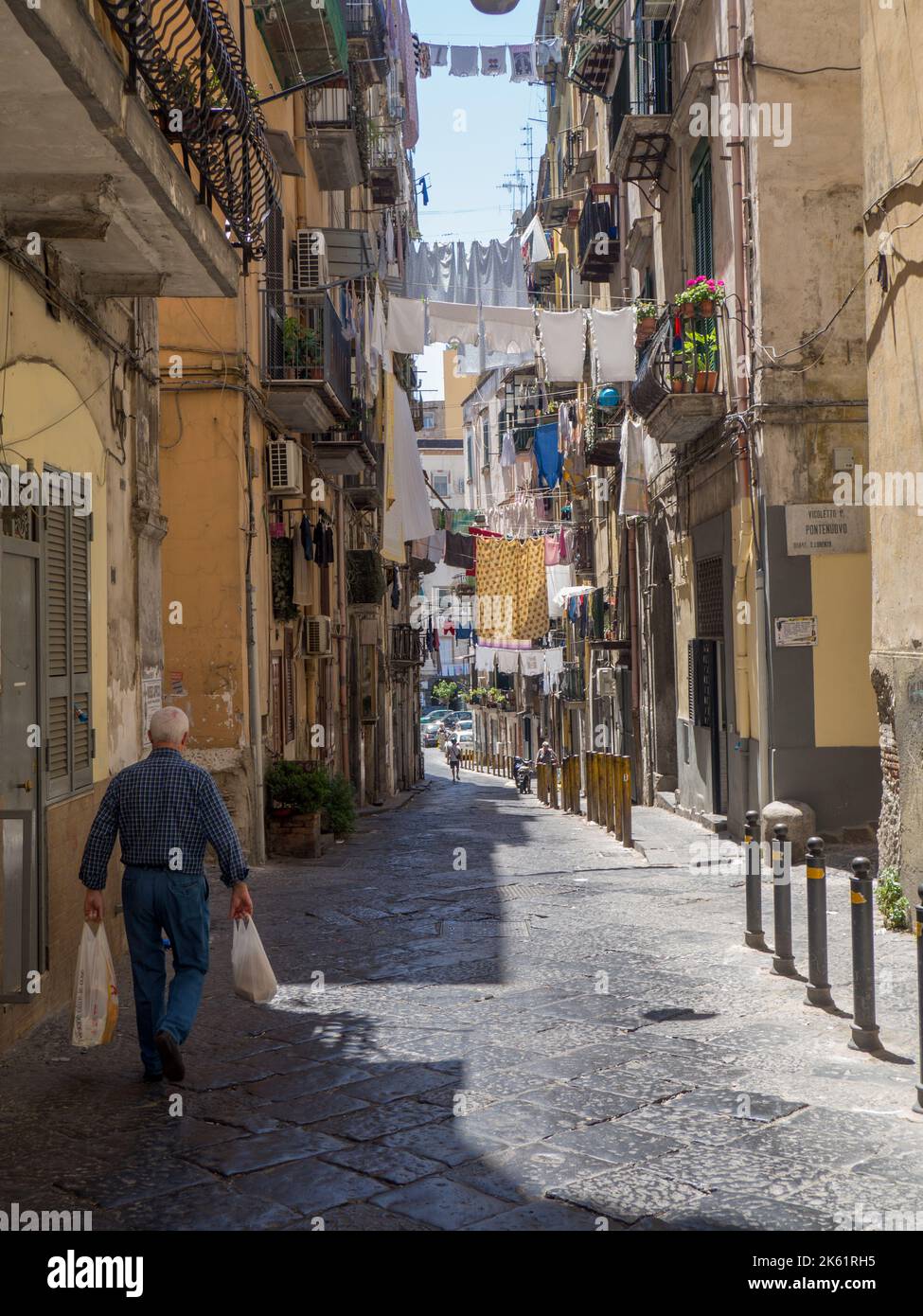 Hanging clothes between houses hi-res stock photography and images - Alamy