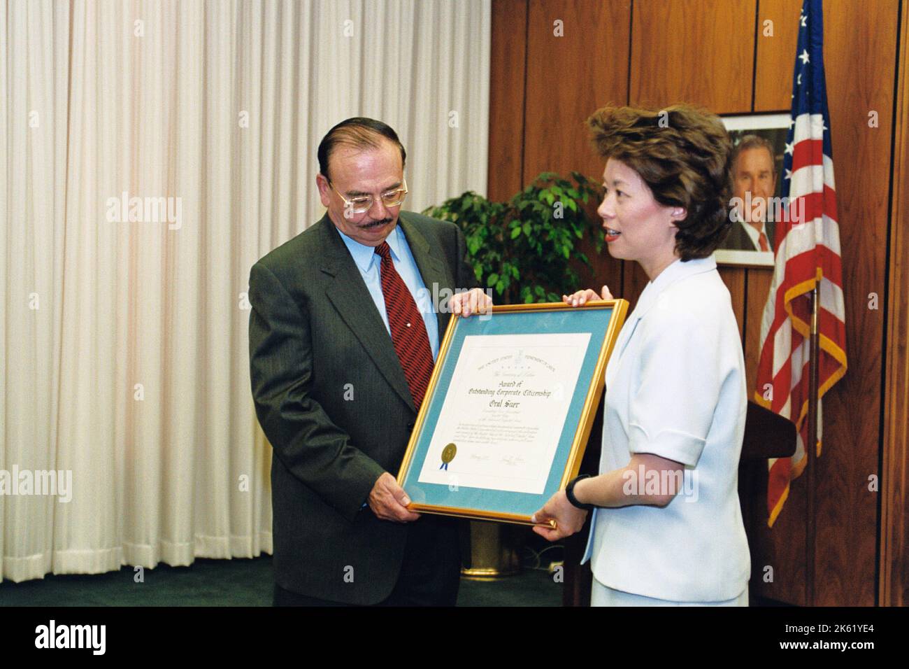 Office of the Secretary - Employee Donna Hart Family Visit with ...