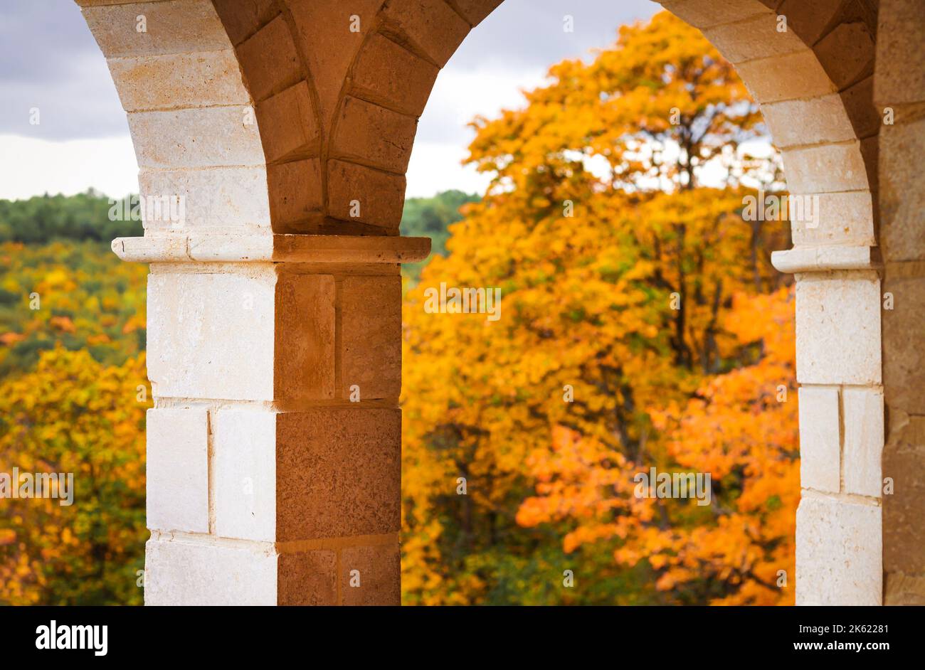 Arched window view garden hi-res stock photography and images - Alamy
